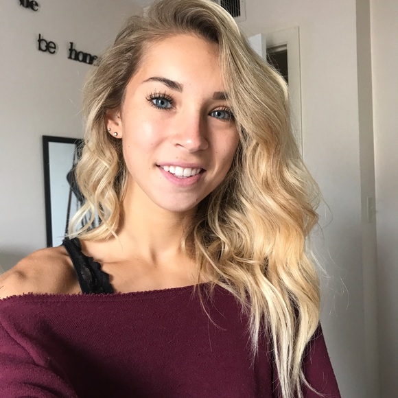 Ashley's Closet (@ashwetzel) | Poshmark